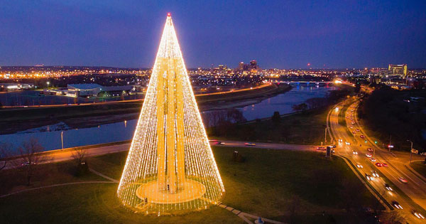 Holly, Jolly Hometowns – Dayton Magazine